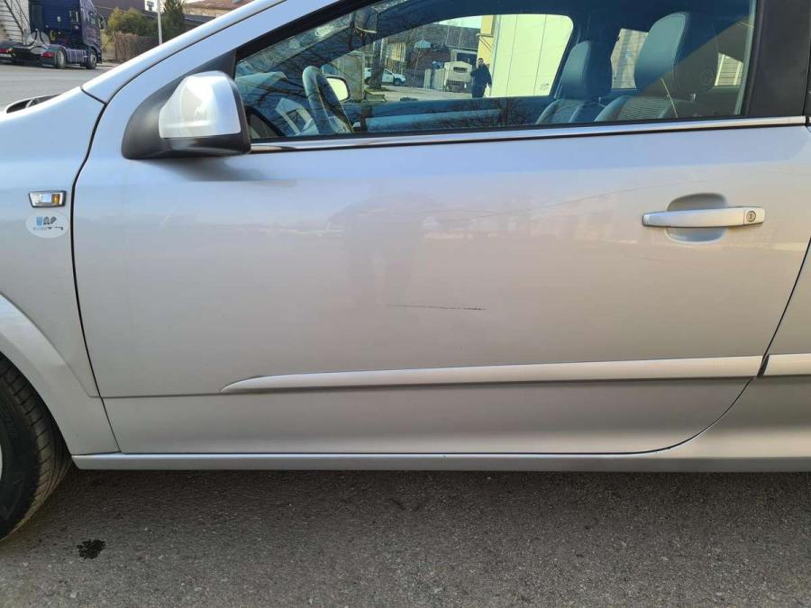 Pelēks Opel Astra 2008 Kauņa, ar dzinēja tilpumu 1.90 L un nobraukumu 208 tūkst. km par 1990 €, foto 32 vietnē AUTOMOTO.COM.LV