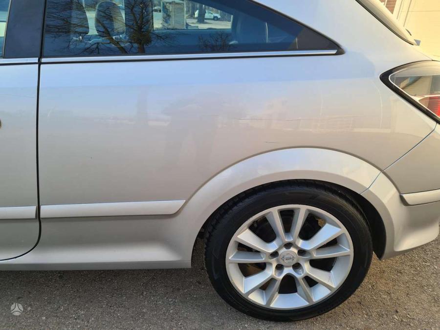 Pelēks Opel Astra 2008 Kauņa, ar dzinēja tilpumu 1.90 L un nobraukumu 208 tūkst. km par 1990 €, foto 33 vietnē AUTOMOTO.COM.LV