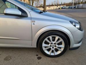 Pelēks Opel Astra 2008 Kauņa, ar dzinēja tilpumu 1.90 L un nobraukumu 208 tūkst. km par 1990 €, foto 34 vietnē AUTOMOTO.COM.LV