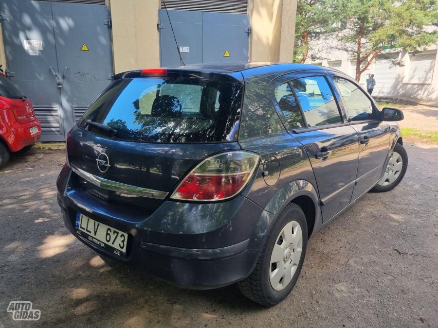 Pelēks Opel Astra 2008 Kauņa, ar dzinēja tilpumu 1.40 L un nobraukumu 218 tūkst. km par 700 €, foto 5 vietnē AUTOMOTO.COM.LV