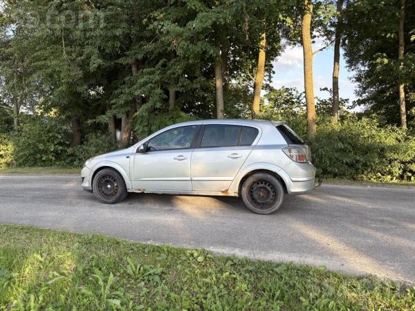 Pelēks Opel Astra 2008 Bauska, ar dzinēja tilpumu 1.70 L un nobraukumu 305 tūkst. km par 600 €, foto 4 vietnē AUTOMOTO.COM.LV