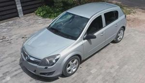 Grey Opel Astra 2008 in Vilnius, with an engine capacity of 1.91 L and mileage of 273 thousand km for 2150 €, photo  on AUTOMOTO.COM.LV