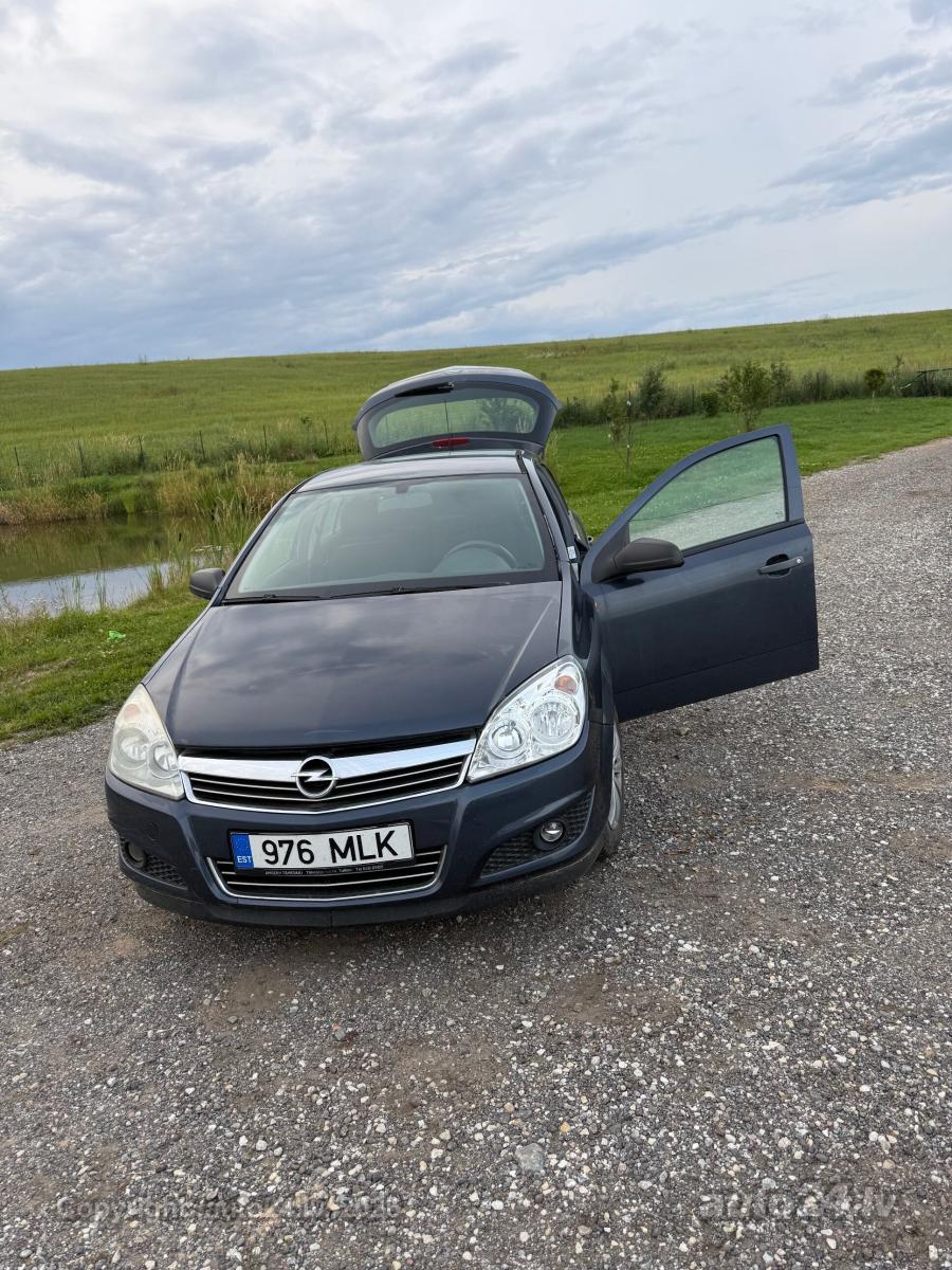 Grey Opel Astra 2008 in Elva, with an engine capacity of 1.40 L and mileage of 176 thousand km for 1500 €, photo 1 on AUTOMOTO.COM.LV