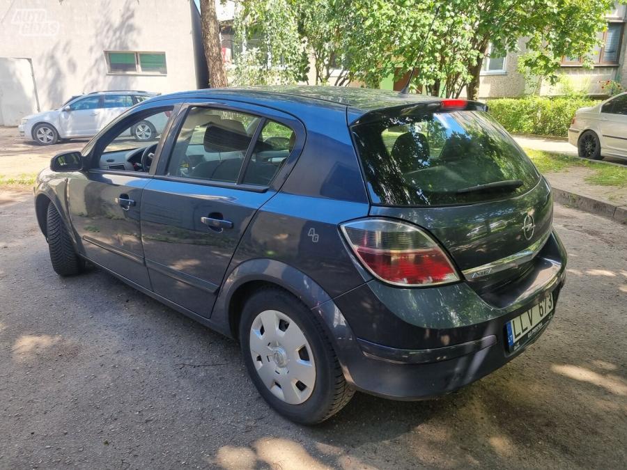 Pelēks Opel Astra 2008 Kauņa, ar dzinēja tilpumu 1.40 L un nobraukumu 213 tūkst. km par 900 €, foto 4 vietnē AUTOMOTO.COM.LV