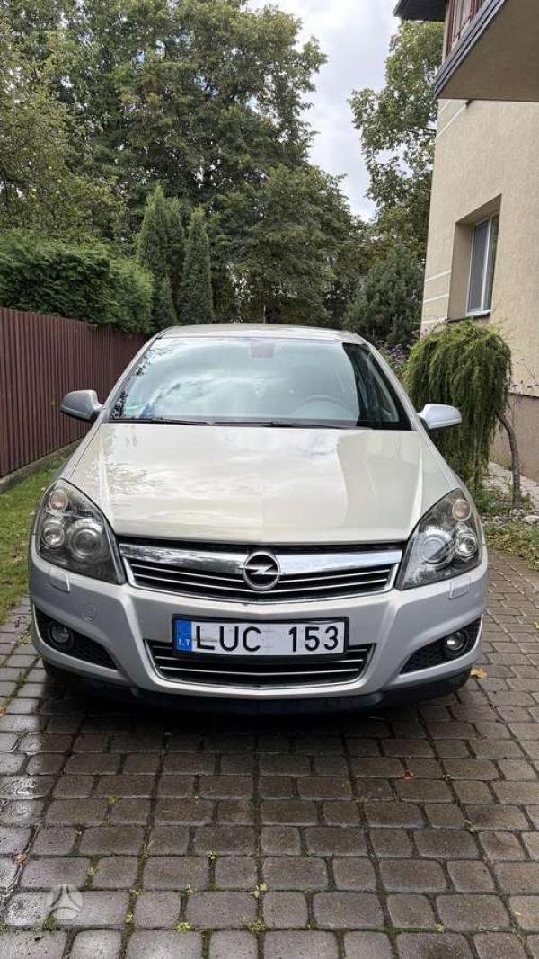 Pelēks Opel Astra 2008 Kauņa, ar dzinēja tilpumu 1.60 L un nobraukumu 146 tūkst. km par 3150 €, foto 1 vietnē AUTOMOTO.COM.LV