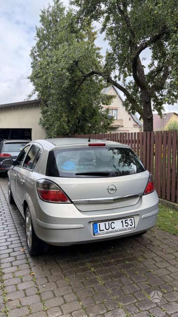 Pelēks Opel Astra 2008 Kauņa, ar dzinēja tilpumu 1.60 L un nobraukumu 146 tūkst. km par 3150 €, foto 3 vietnē AUTOMOTO.COM.LV