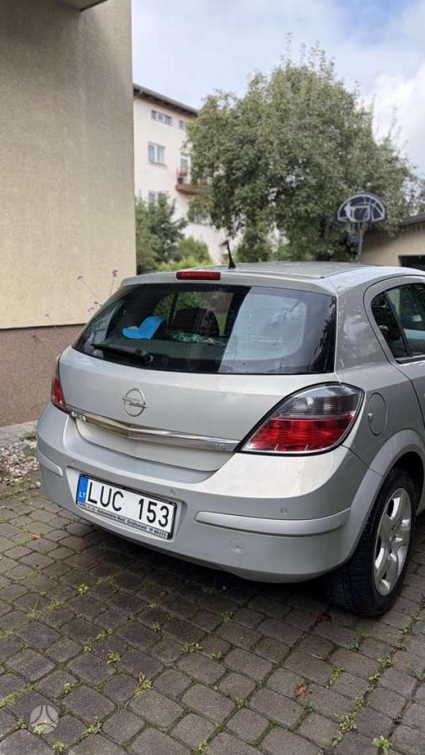 Pelēks Opel Astra 2008 Kauņa, ar dzinēja tilpumu 1.60 L un nobraukumu 146 tūkst. km par 3150 €, foto 4 vietnē AUTOMOTO.COM.LV