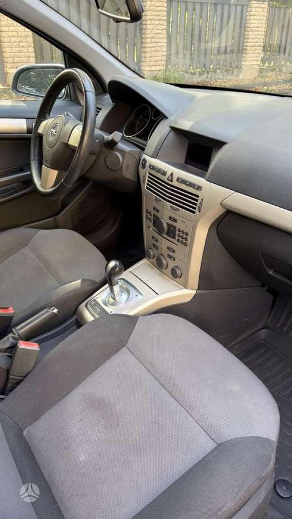 Pelēks Opel Astra 2008 Kauņa, ar dzinēja tilpumu 1.60 L un nobraukumu 146 tūkst. km par 3150 €, foto 9 vietnē AUTOMOTO.COM.LV
