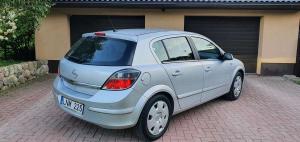Grey Opel Astra 2008 in Vilnius, with an engine capacity of 1.80 L and mileage of 220 thousand km for 2900 €, photo  on AUTOMOTO.COM.LV