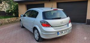 Grey Opel Astra 2008 in Vilnius, with an engine capacity of 1.80 L and mileage of 220 thousand km for 2900 €, photo 8 on AUTOMOTO.COM.LV