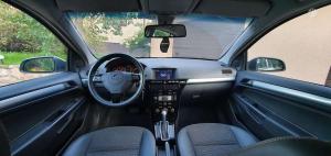 Grey Opel Astra 2008 in Vilnius, with an engine capacity of 1.80 L and mileage of 220 thousand km for 2900 €, photo 19 on AUTOMOTO.COM.LV