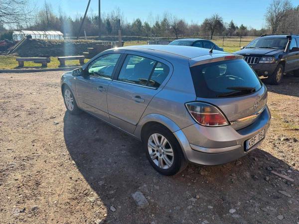 Pelēks Opel Astra 2008 Kauņa, ar dzinēja tilpumu 1.69 L un nobraukumu 362 tūkst. km par 1300 €, foto 4 vietnē AUTOMOTO.COM.LV