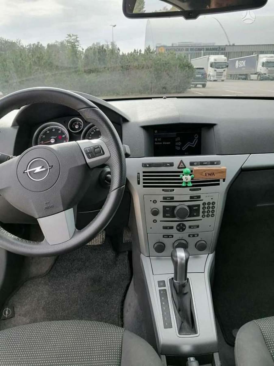 Pelēks Opel Astra 2008 Šauļi, ar dzinēja tilpumu 1.80 L un nobraukumu 109 tūkst. km par 2999 €, foto 7 vietnē AUTOMOTO.COM.LV