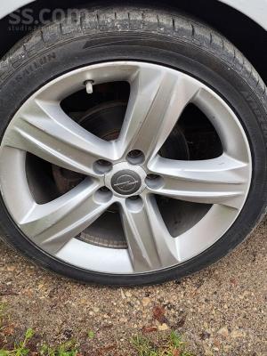 Grey Opel Astra 2008 in Valmiera, with an engine capacity of 1.60 L and mileage of 257 thousand km for 600 €, photo 3 on AUTOMOTO.COM.LV
