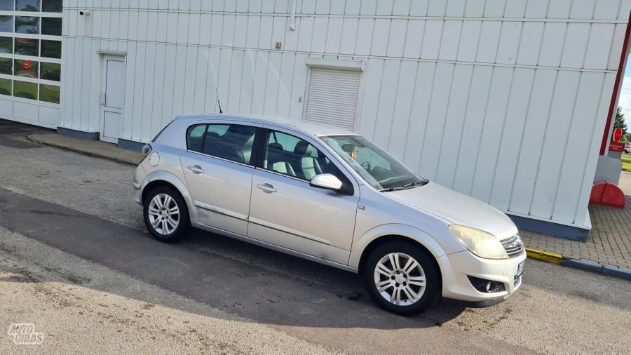 Pelēks Opel Astra 2008 Kretinga, ar dzinēja tilpumu 1.70 L un nobraukumu 352 tūkst. km par 1000 €, foto 1 vietnē AUTOMOTO.COM.LV