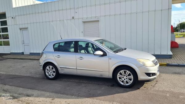 Pelēks Opel Astra 2008 Kretinga, ar dzinēja tilpumu 1.70 L un nobraukumu 352 tūkst. km par 1000 €, foto 9 vietnē AUTOMOTO.COM.LV