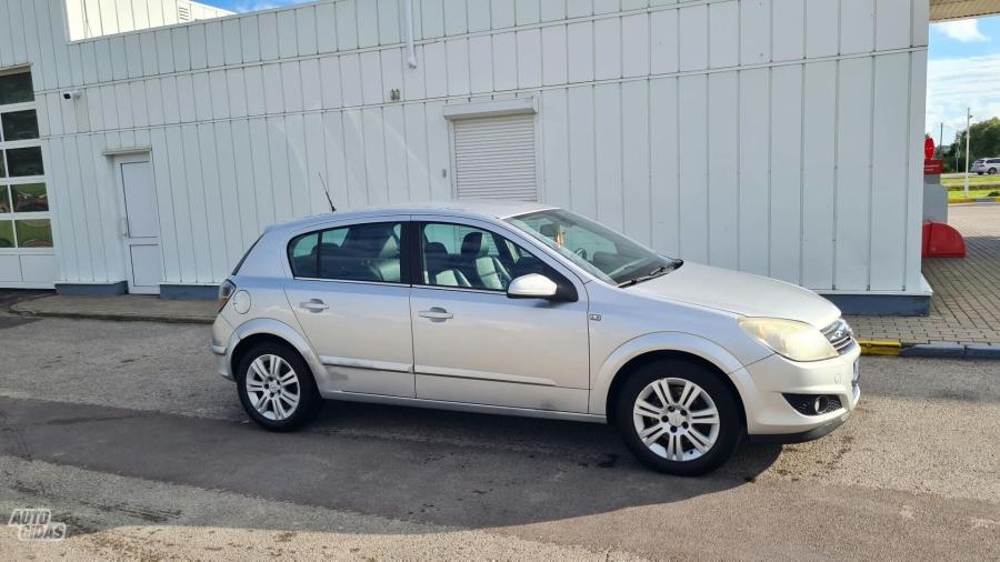 Pelēks Opel Astra 2008 Kretinga, ar dzinēja tilpumu 1.70 L un nobraukumu 352 tūkst. km par 1000 €, foto 9 vietnē AUTOMOTO.COM.LV