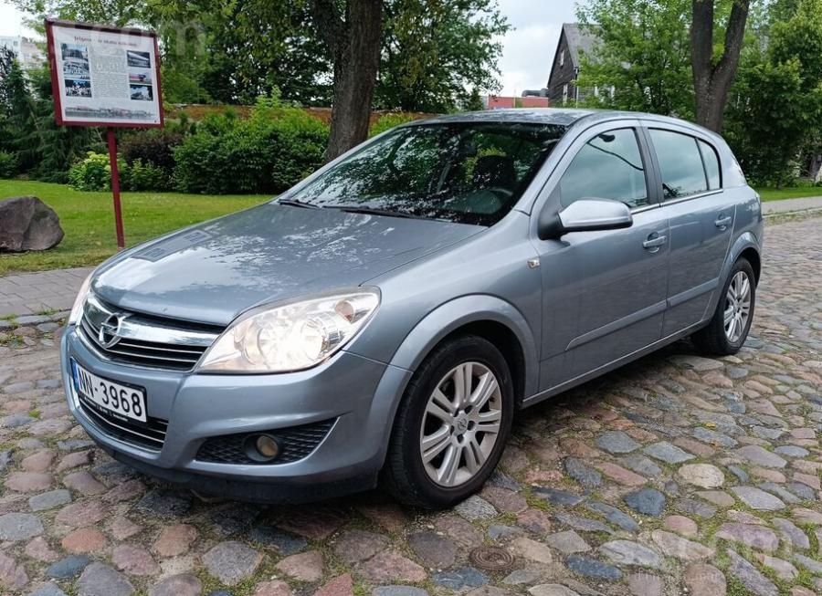 Grey Opel Astra 2009 in Jelgava, with an engine capacity of 1.70 L and mileage of 0 thousand km for 2290 €, photo 1 on AUTOMOTO.COM.LV