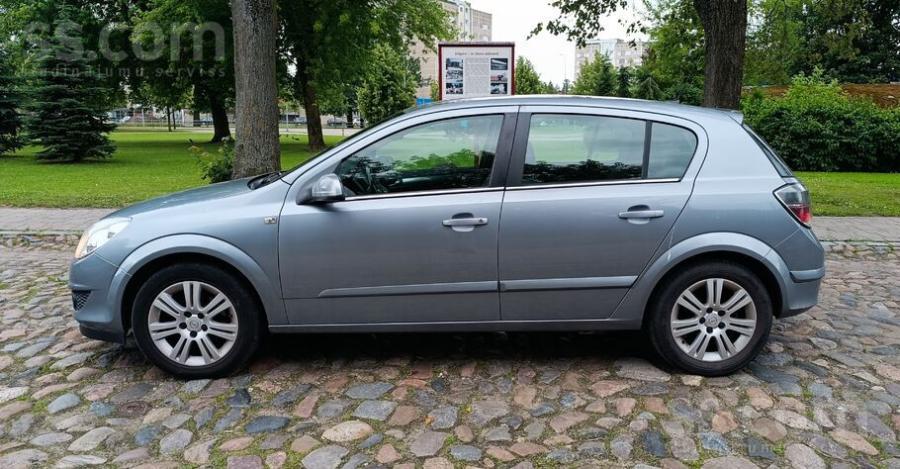 Grey Opel Astra 2009 in Jelgava, with an engine capacity of 1.70 L and mileage of 0 thousand km for 2290 €, photo 8 on AUTOMOTO.COM.LV