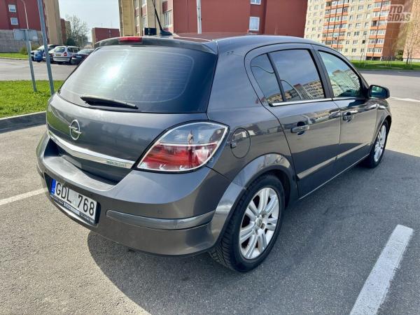Grey Opel Astra 2009 in Klaipeda, with an engine capacity of 1.70 L and mileage of 259 thousand km for 1999 €, photo 5 on AUTOMOTO.COM.LV