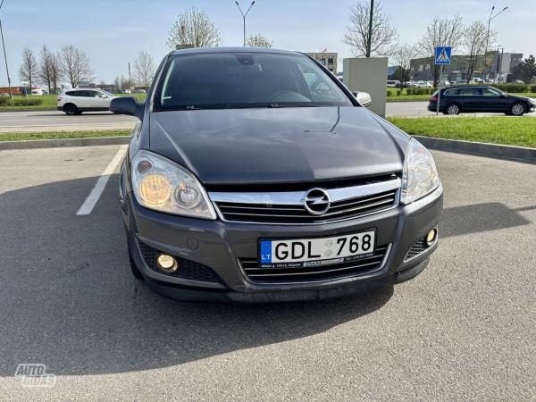 Grey Opel Astra 2009 in Klaipeda, with an engine capacity of 1.70 L and mileage of 259 thousand km for 1999 €, photo 9 on AUTOMOTO.COM.LV