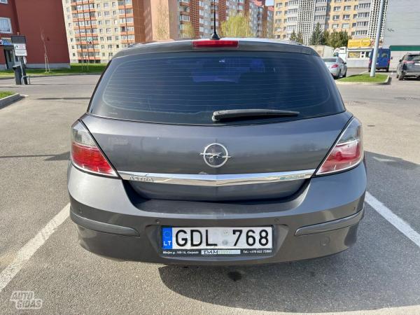 Grey Opel Astra 2009 in Klaipeda, with an engine capacity of 1.70 L and mileage of 259 thousand km for 1999 €, photo 10 on AUTOMOTO.COM.LV