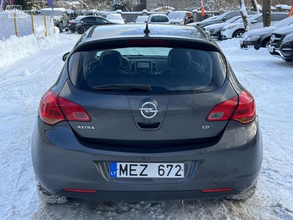 Pelēks Opel Astra 2009 Viļņa, ar dzinēja tilpumu 1.70 L un nobraukumu 257 tūkst. km par 4000 €, foto 3 vietnē AUTOMOTO.COM.LV