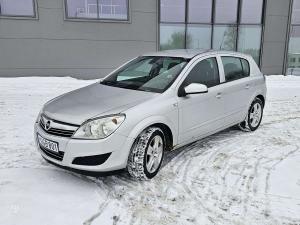 Grey Opel Astra 2009 in Vilnius, with an engine capacity of 1.91 L and mileage of 180 thousand km for 2500 €, photo  on AUTOMOTO.COM.LV