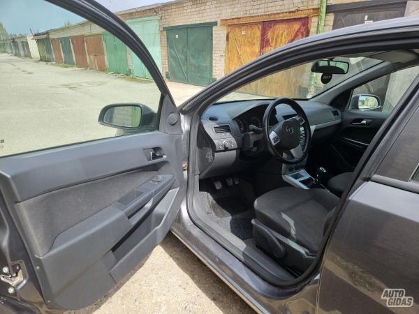 Pelēks Opel Astra 2009 Elektrėnai, ar dzinēja tilpumu 1.60 L un nobraukumu 180 tūkst. km par 900 €, foto 3 vietnē AUTOMOTO.COM.LV