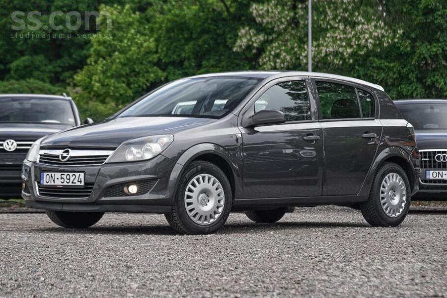Pelēks Opel Astra 2009 Rīga, ar dzinēja tilpumu 1.60 L un nobraukumu 205 tūkst. km par 2790 €, foto 1 vietnē AUTOMOTO.COM.LV