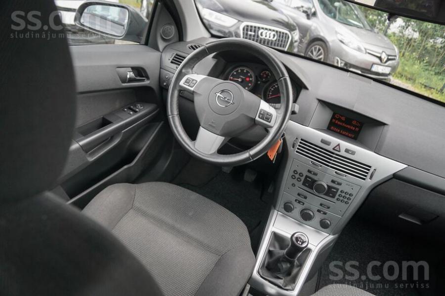 Pelēks Opel Astra 2009 Rīga, ar dzinēja tilpumu 1.60 L un nobraukumu 205 tūkst. km par 2790 €, foto 8 vietnē AUTOMOTO.COM.LV