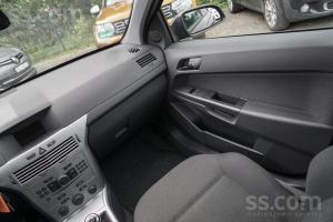 Pelēks Opel Astra 2009 Rīga, ar dzinēja tilpumu 1.60 L un nobraukumu 205 tūkst. km par 2790 €, foto 10 vietnē AUTOMOTO.COM.LV