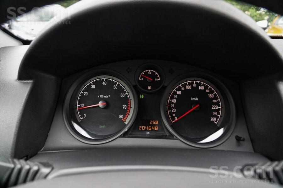 Pelēks Opel Astra 2009 Rīga, ar dzinēja tilpumu 1.60 L un nobraukumu 205 tūkst. km par 2790 €, foto 12 vietnē AUTOMOTO.COM.LV