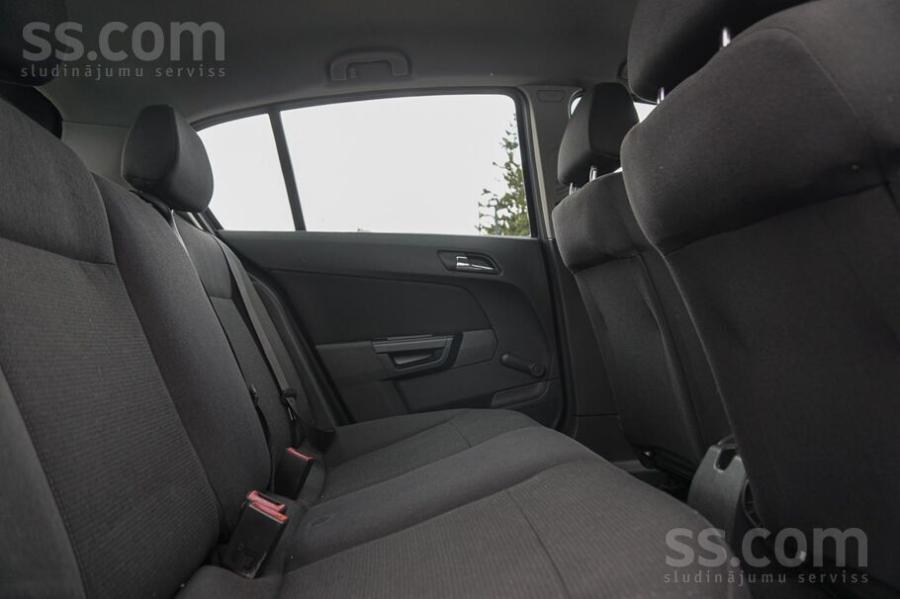 Pelēks Opel Astra 2009 Rīga, ar dzinēja tilpumu 1.60 L un nobraukumu 205 tūkst. km par 2790 €, foto 16 vietnē AUTOMOTO.COM.LV