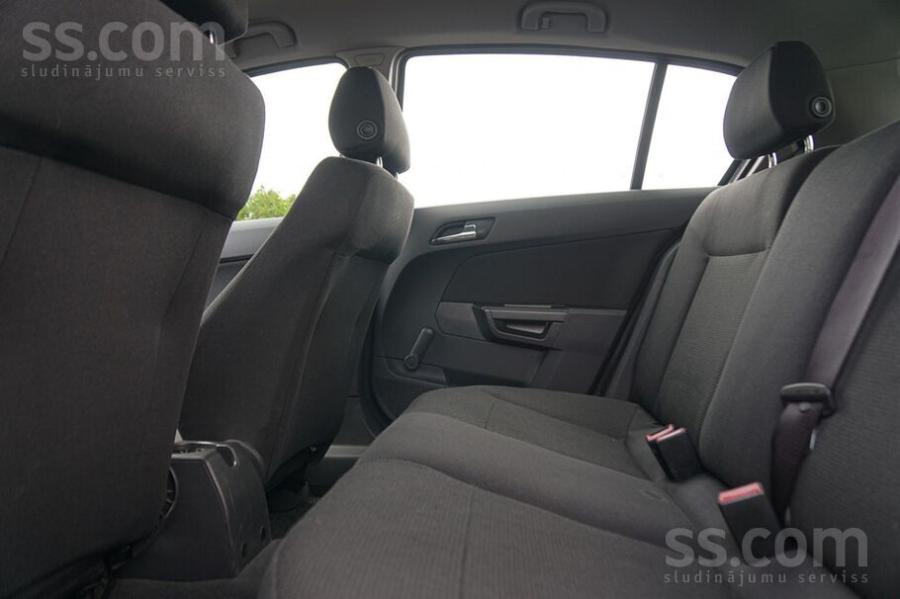Pelēks Opel Astra 2009 Rīga, ar dzinēja tilpumu 1.60 L un nobraukumu 205 tūkst. km par 2790 €, foto 17 vietnē AUTOMOTO.COM.LV