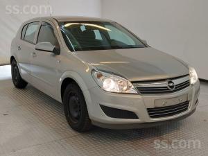 Grey Opel Astra 2009 in Cesis, with an engine capacity of 1.60 L and mileage of 0 thousand km for 2990 €, photo 3 on AUTOMOTO.COM.LV