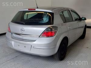 Grey Opel Astra 2009 in Cesis, with an engine capacity of 1.60 L and mileage of 0 thousand km for 2990 €, photo 5 on AUTOMOTO.COM.LV