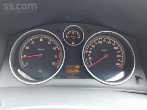 Grey Opel Astra 2009 in Cesis, with an engine capacity of 1.60 L and mileage of 0 thousand km for 2990 €, photo 6 on AUTOMOTO.COM.LV