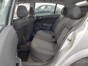 Grey Opel Astra 2009 in Cesis, with an engine capacity of 1.60 L and mileage of 0 thousand km for 2990 €, photo 16 on AUTOMOTO.COM.LV