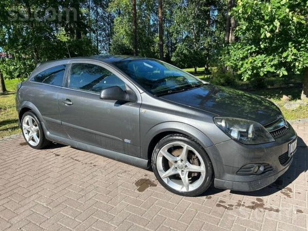 Grey Opel Astra 2009 in Bauska, with an engine capacity of 1.70 L and mileage of 250 thousand km for 2500 €, photo 1 on AUTOMOTO.COM.LV