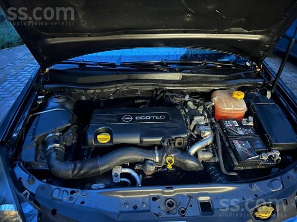 Grey Opel Astra 2009 in Bauska, with an engine capacity of 1.70 L and mileage of 250 thousand km for 2500 €, photo 8 on AUTOMOTO.COM.LV