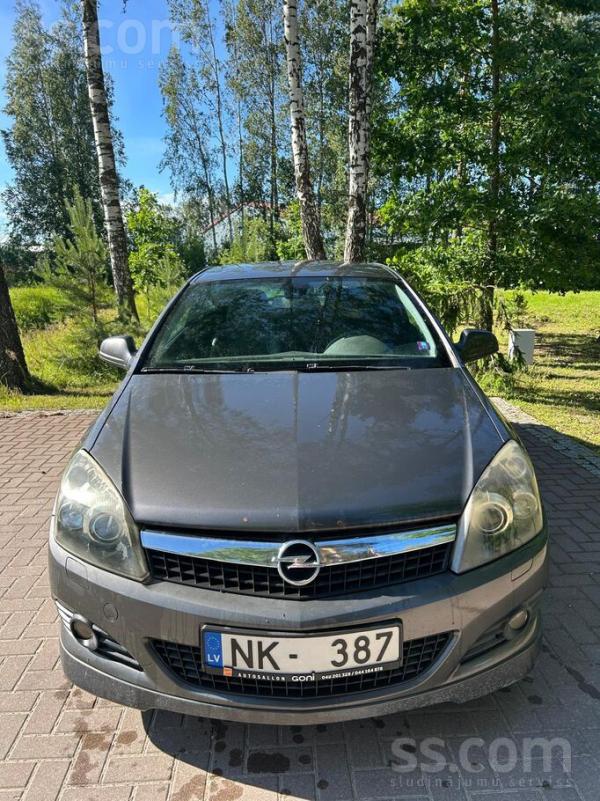 Pelēks Opel Astra 2009 Bauska, ar dzinēja tilpumu 1.70 L un nobraukumu 250 tūkst. km par 2500 €, foto 2 vietnē AUTOMOTO.COM.LV