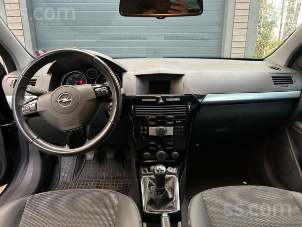 Pelēks Opel Astra 2009 Bauska, ar dzinēja tilpumu 1.70 L un nobraukumu 250 tūkst. km par 2500 €, foto 6 vietnē AUTOMOTO.COM.LV