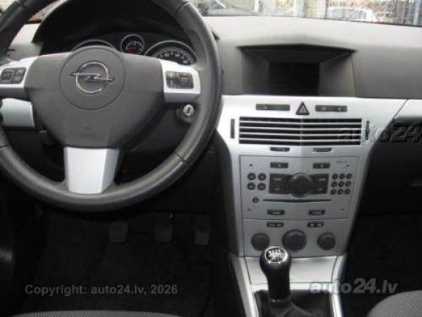 Grey Opel Astra 2009 in Tallinn, with an engine capacity of 1.40 L and mileage of 139 thousand km for 2000 €, photo 4 on AUTOMOTO.COM.LV
