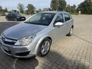 Grey Opel Astra 2009 in Saldus, with an engine capacity of 1.30 L and mileage of 247 thousand km for 2590 €, photo 3 on AUTOMOTO.COM.LV