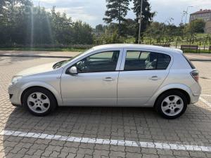 Grey Opel Astra 2009 in Saldus, with an engine capacity of 1.30 L and mileage of 247 thousand km for 2590 €, photo 5 on AUTOMOTO.COM.LV