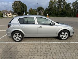 Grey Opel Astra 2009 in Saldus, with an engine capacity of 1.30 L and mileage of 247 thousand km for 2590 €, photo 6 on AUTOMOTO.COM.LV