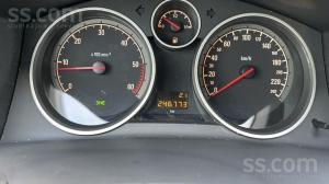 Grey Opel Astra 2009 in Saldus, with an engine capacity of 1.30 L and mileage of 247 thousand km for 2590 €, photo 16 on AUTOMOTO.COM.LV