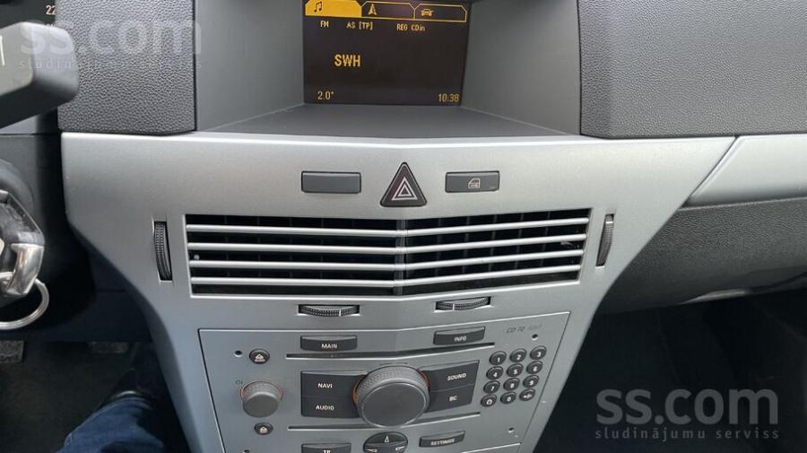 Grey Opel Astra 2009 in Saldus, with an engine capacity of 1.30 L and mileage of 247 thousand km for 2590 €, photo 18 on AUTOMOTO.COM.LV
