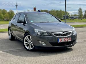 Pelēks Opel Astra 2010 Cēsis, ar dzinēja tilpumu 2.00 L un nobraukumu 266 tūkst. km par 1390 €, foto 1 vietnē AUTOMOTO.COM.LV